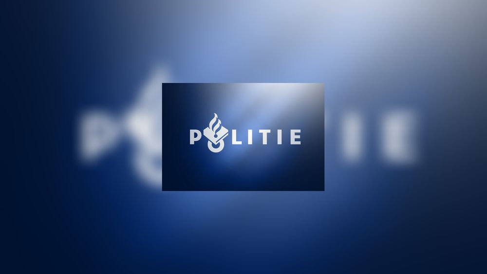 Duo stelt tsjillen fan auto - Omrop Fryslân