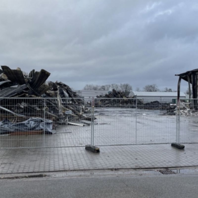 Ondernemers hopen op doorstart na vernietigende brand Roden: 'Wij zijn ...