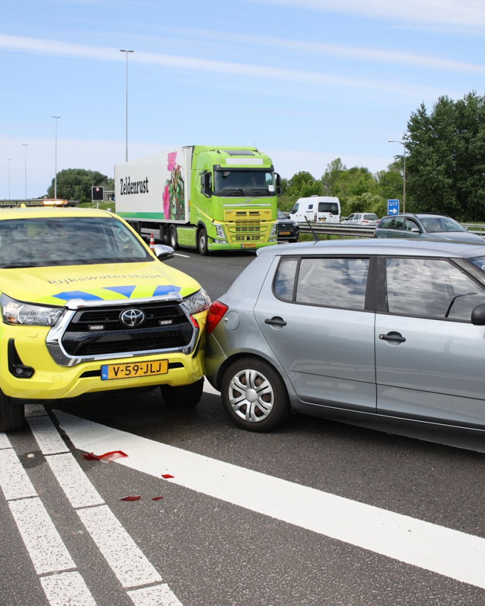 Weginspecteur aangereden bij werkzaamheden na pechgeval - Omroep West