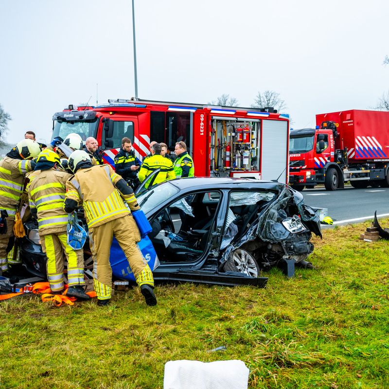 Gewonde bij ongeluk op afrit van snelweg - Omroep West