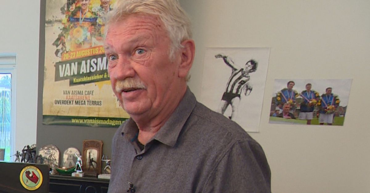 Shirts, ballen, petten, krantenknipsels; Marty verzamelt alles wat met ...