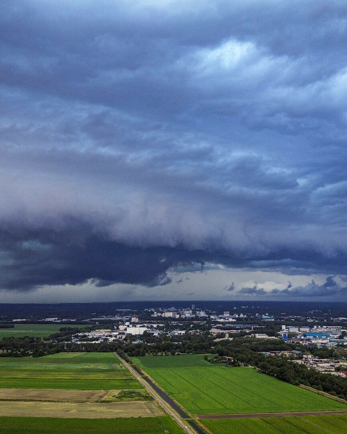 Code geel: waarschuwing voor onweersbuien boven Drenthe - RTV Drenthe