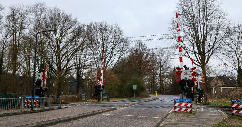 Fietser overleden na aanrijding met trein in Borne - Oost