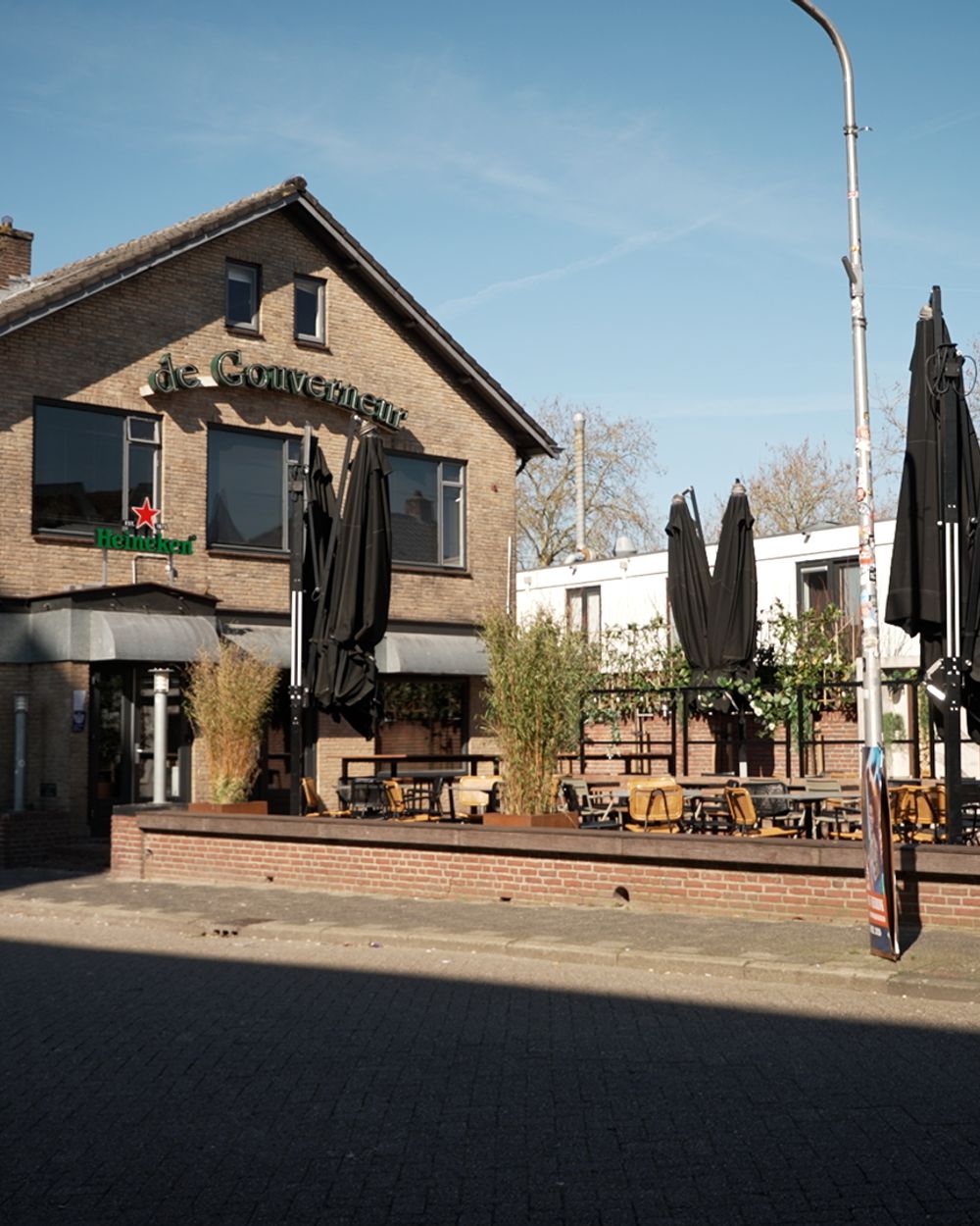 Zwaar mishandeld in feesttent Raalte: 'Voor hetzelfde geld trappen ze ...
