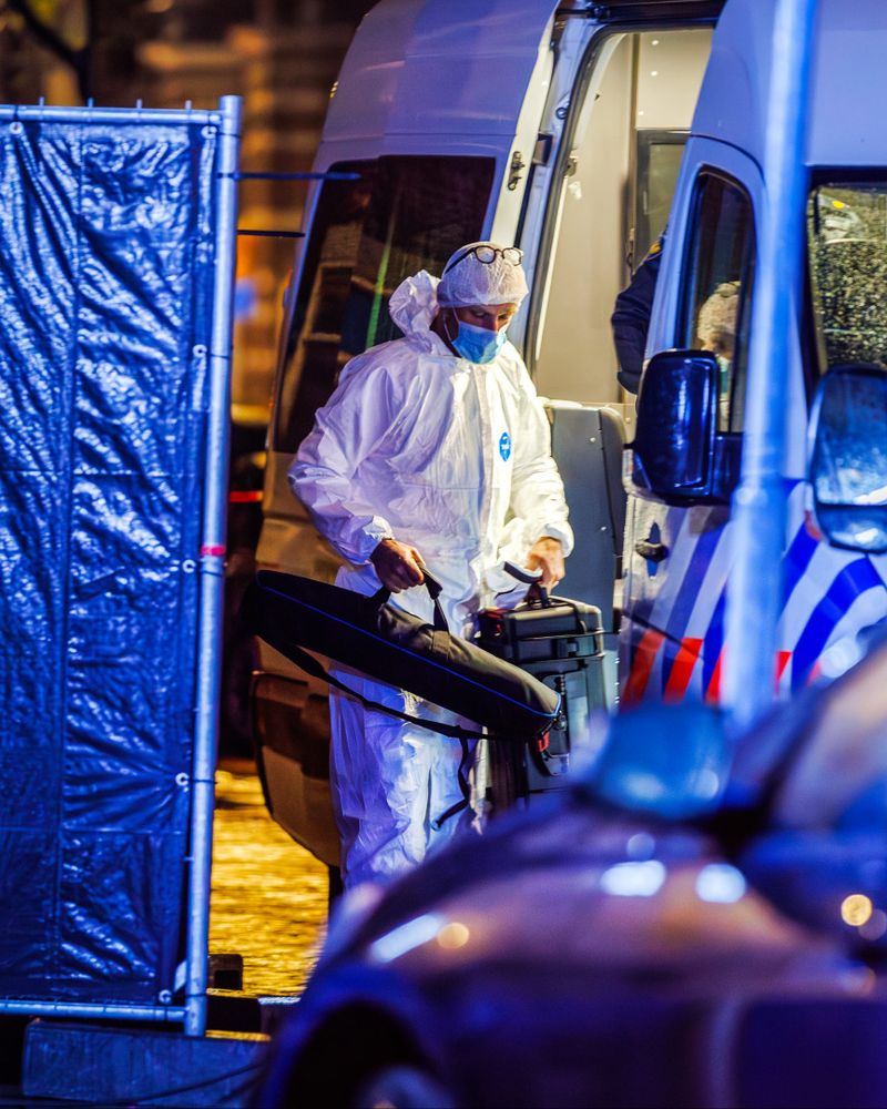 Dode gevonden in woning, man door arrestatieteam aangehouden - Omroep West