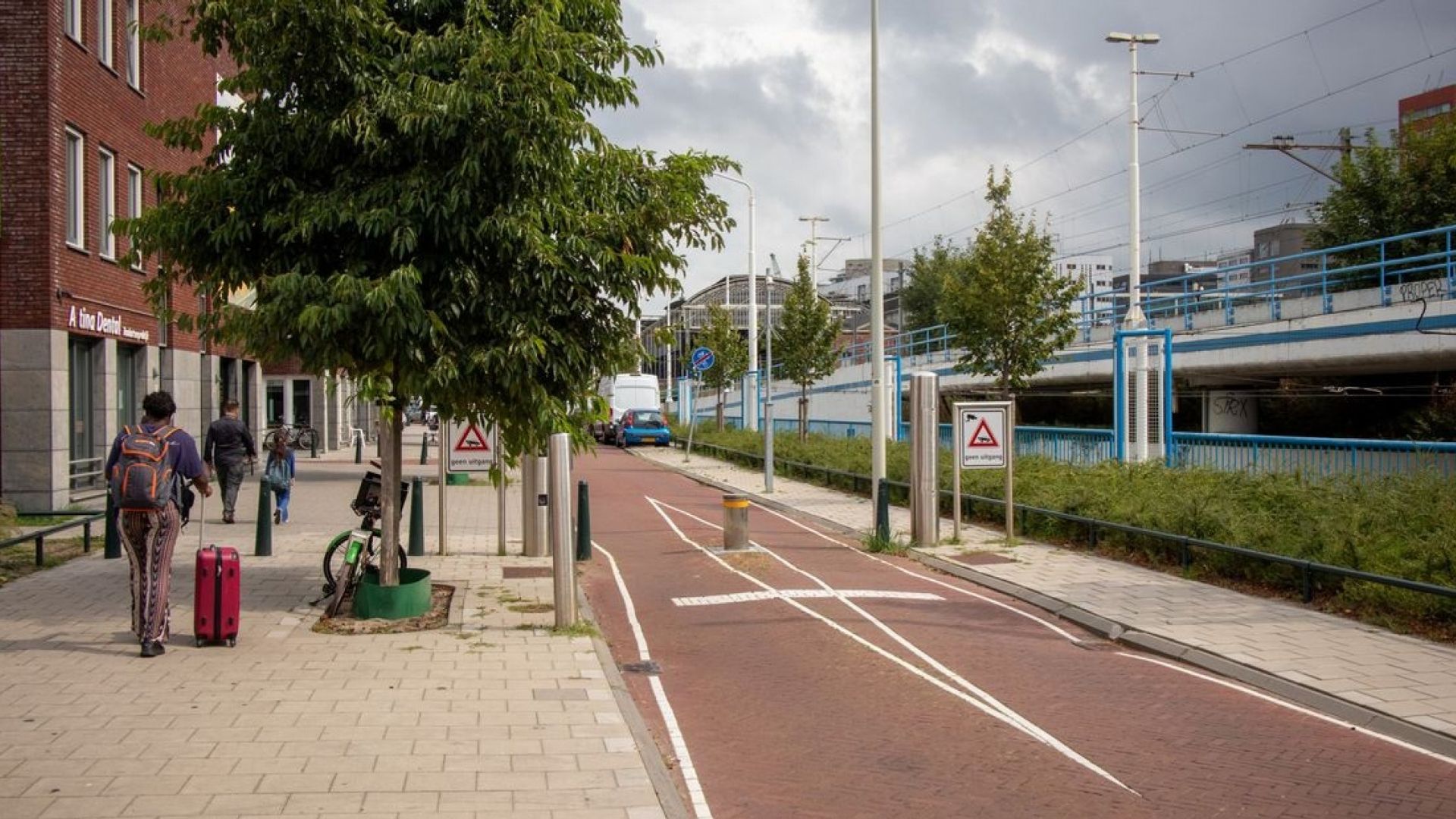 Alle pollers in Den Haag verdwijnen en maken plaats voor camera's ...