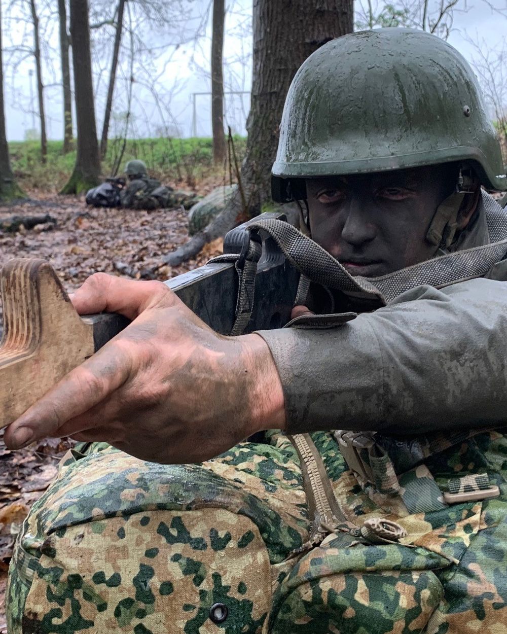 NAVO 75 jaar: aspirant-militairen oefenen in Brunssum - L1 Nieuws