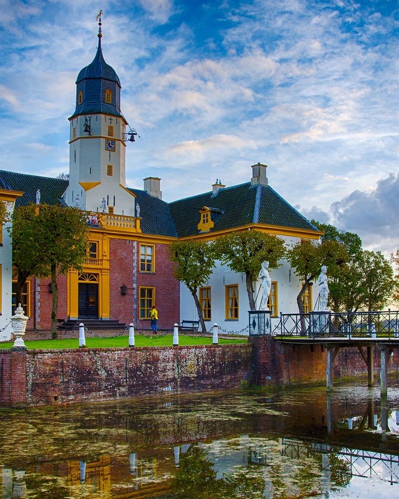 Vijftig jaar Fraeylemaborg: van steenhuis tot stripverhaal - RTV Noord