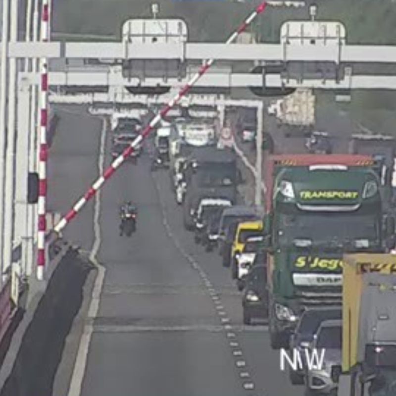 Kapotte slagboom bij Haringvlietbrug gerepareerd, snelweg weer vrij - Rijnmond