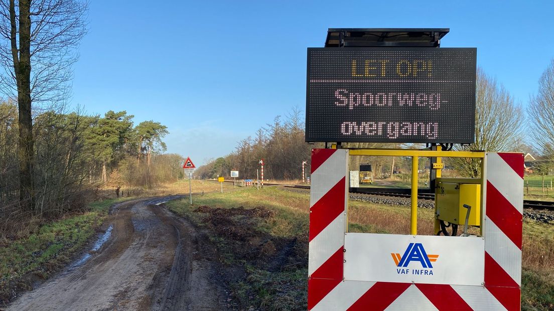Veel spoorwegovergangen ondanks beloften nog steeds onveilig - Omroep ...