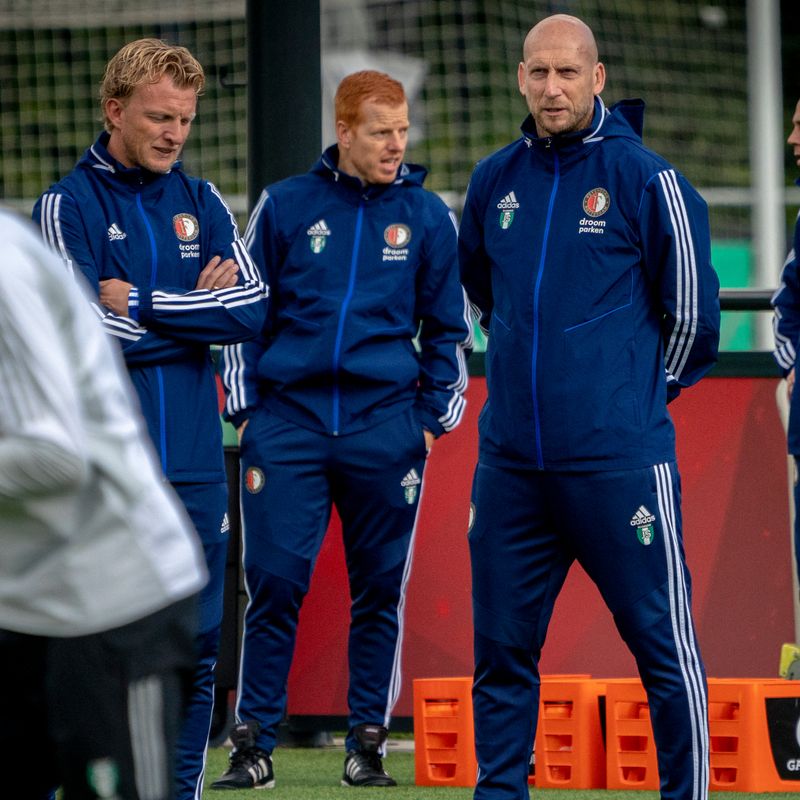 Poll: Wie moet de nieuwe trainer van Feyenoord worden? - Rijnmond