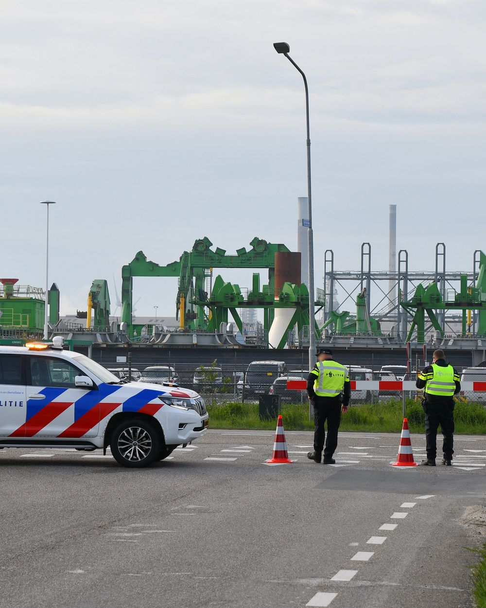Drie arrestaties, meerdere invallen en boot in beslag genomen: groot onderzoek naar ...