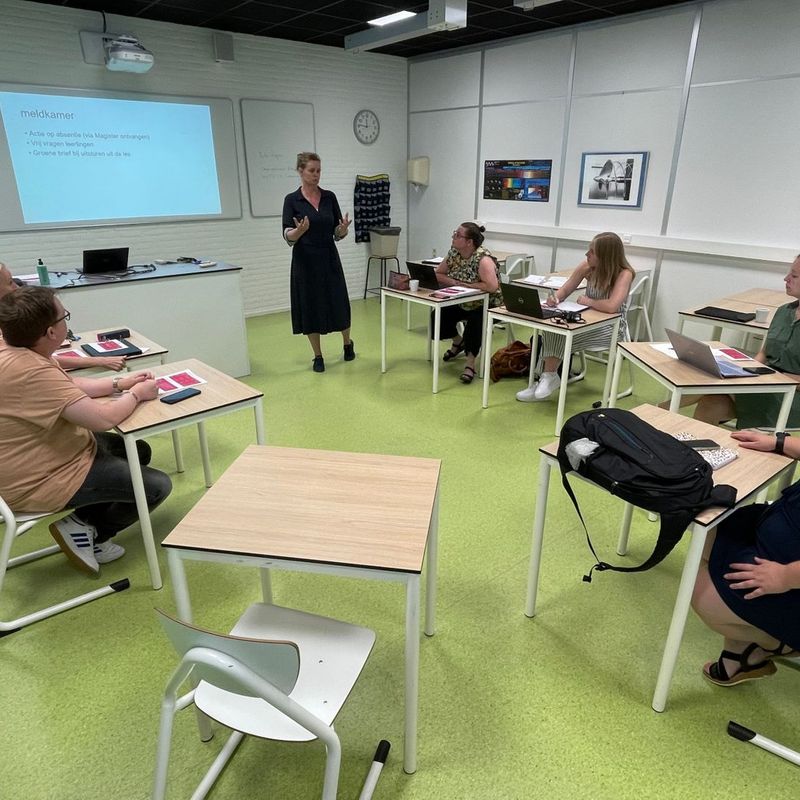 Drentse scholen gaan samen het lerarentekort te lijf - RTV Drenthe Drentse scholen gaan samen het lerarentekort te lijf - RTV Drenthe