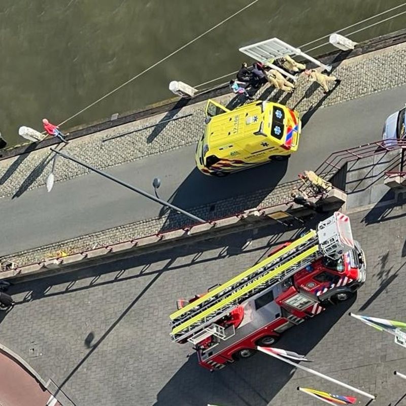 112-nieuws: Stomdronken vrachtwagenchauffeur plast in Rotterdam in ...