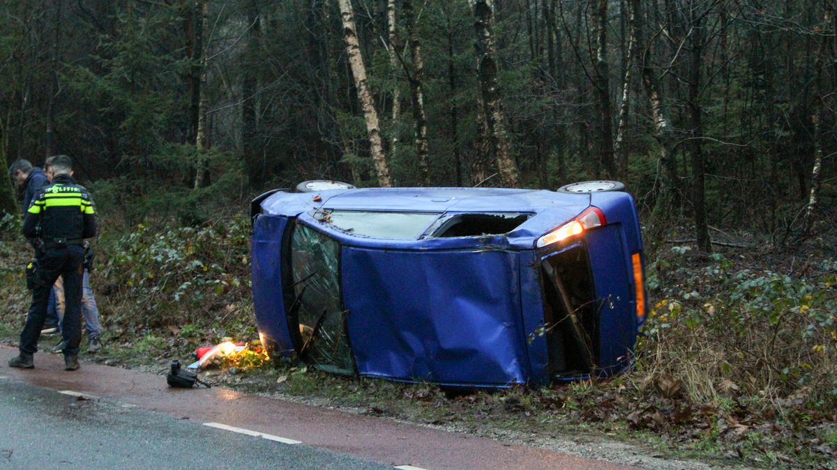 112-nieuws: Winkeldief op driewieler gepakt | Auto op zijn kant in ...