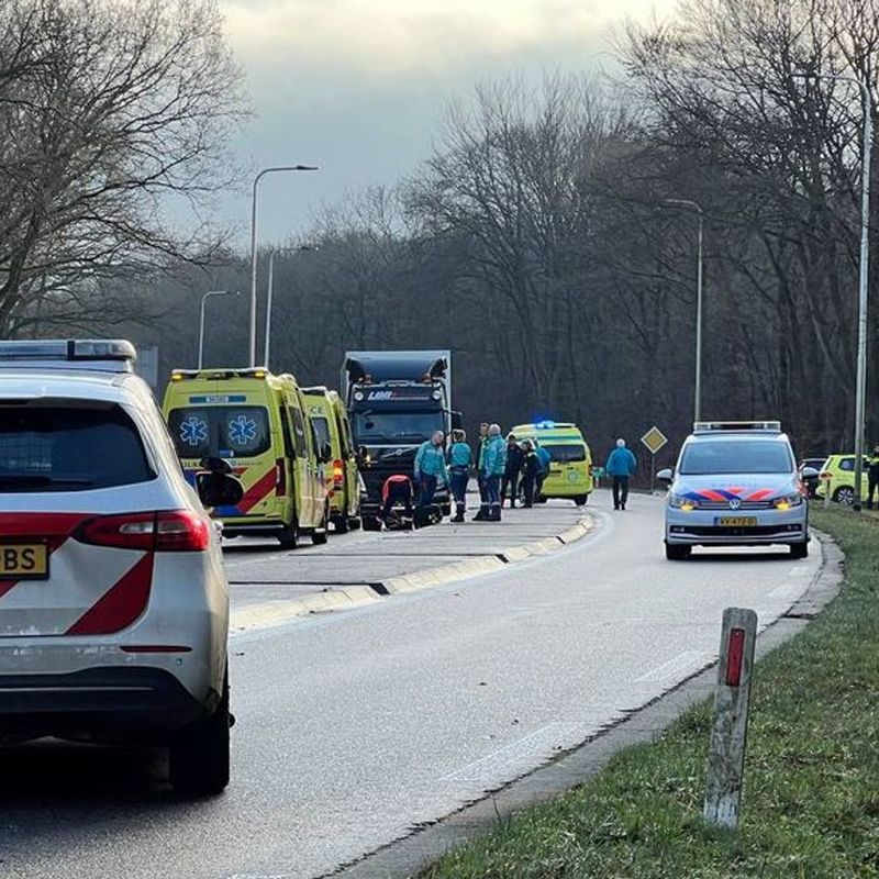 Vrouw (82) overleden na aanrijding met vrachtwagen in Ermelo - Omroep Gelderland
