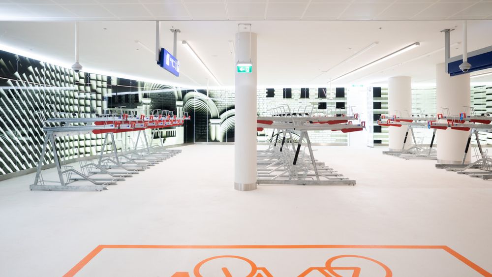 Ingang fietsenstalling Den Haag Centraal verhuist terug naar ...