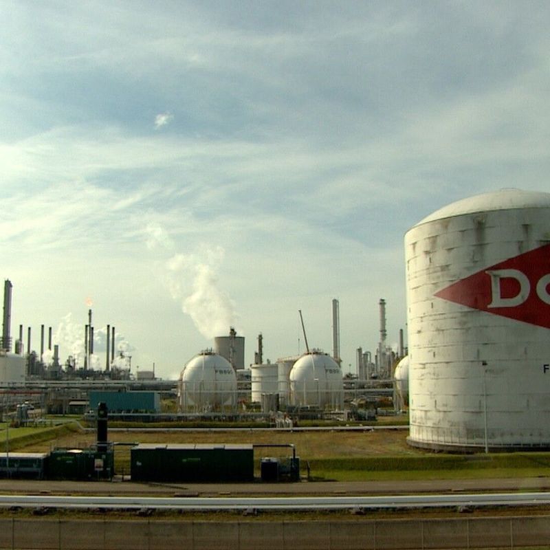 Gevaarlijke stof vrijgekomen uit container bij Dow Benelux - Omroep Zeeland