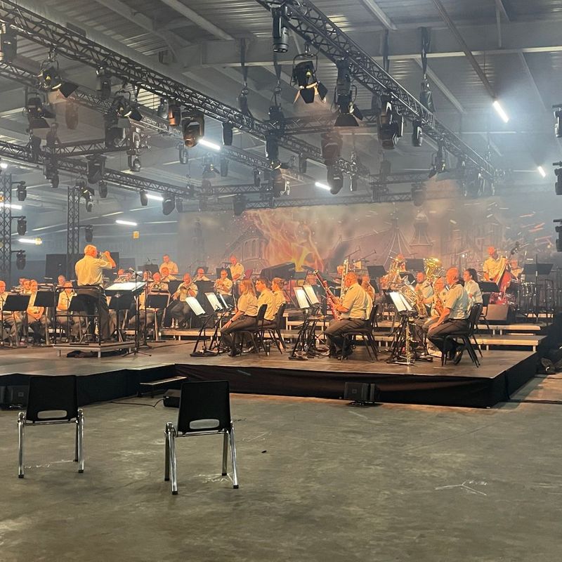 Muziektheaterspektakel Bommen Berend: 'Een auditieve veldslag' - RTV ...