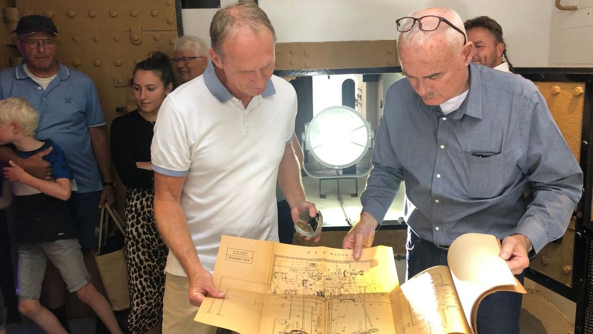Papieren schat voor Kazemattenmuseum: plannen voor groot zoeklicht ...