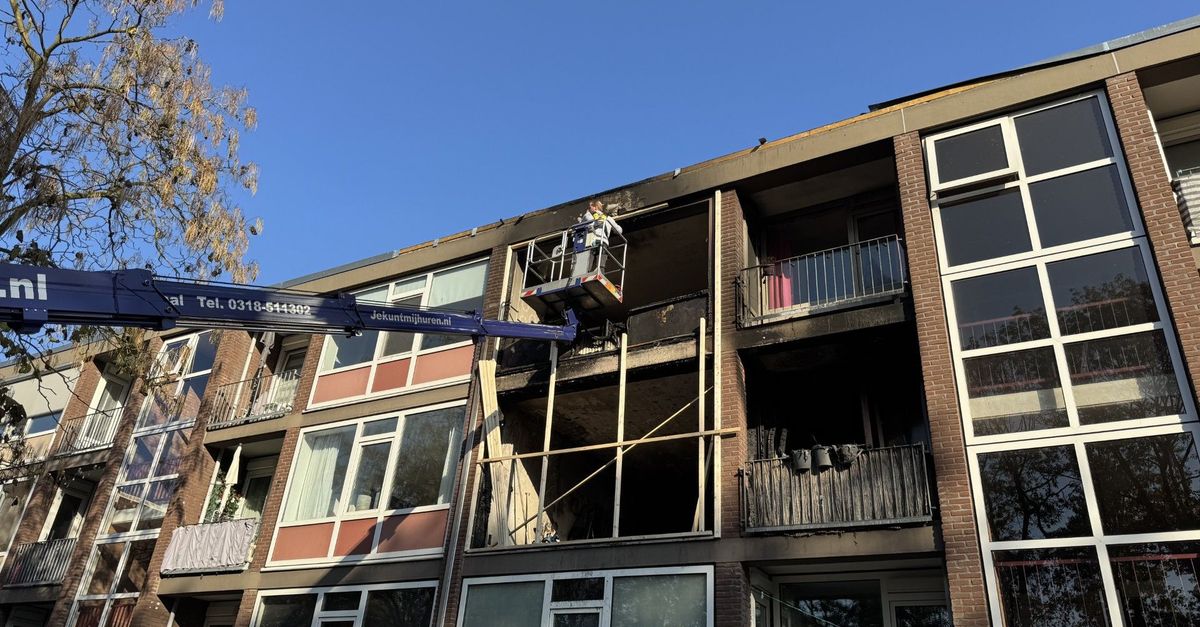 Een dag na de ontploffing, woning wordt dichtgetimmerd - Omroep Gelderland