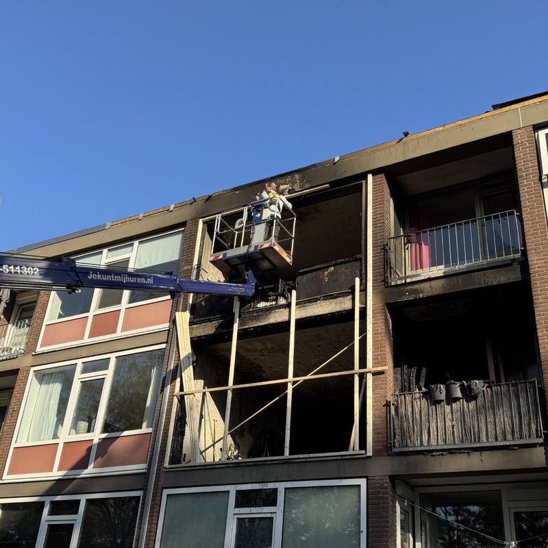 Een dag na de ontploffing, woning wordt dichtgetimmerd - Omroep Gelderland