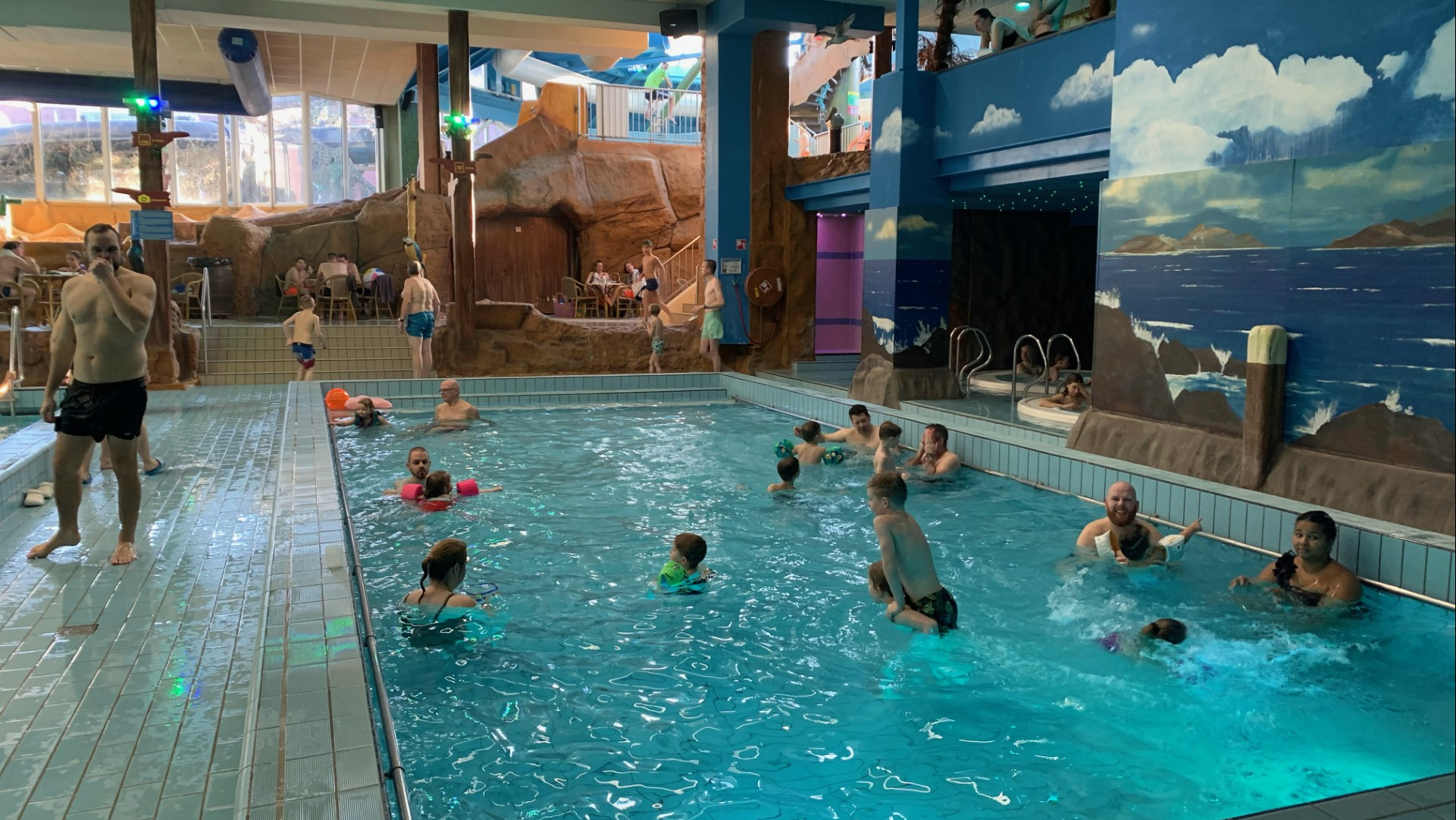Zwembad Mosaqua definitief gered, heropening over enkele weken - L1 Nieuws
