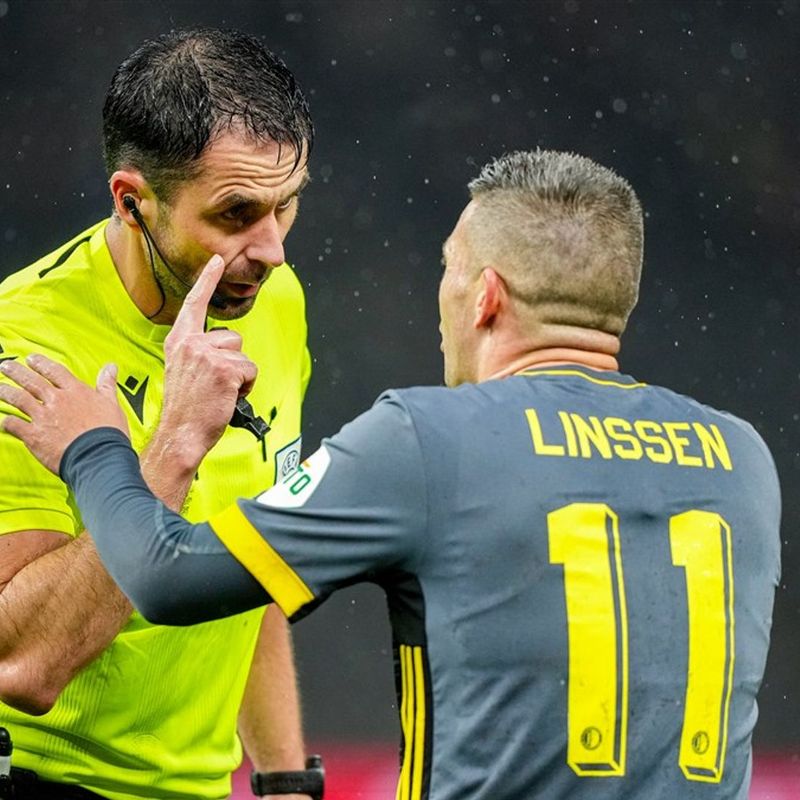 Fiorentina - FC Twente onder leiding van Poolse arbiter - Oost Fiorentina - FC Twente onder leiding van Poolse arbiter - Oost