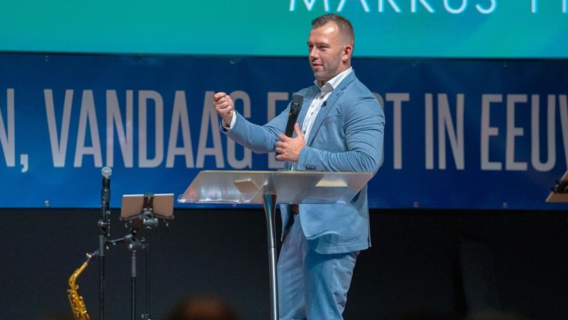 Gebedsgenezing in Maastricht: 'Here, red Limburg!' - L1 Nieuws