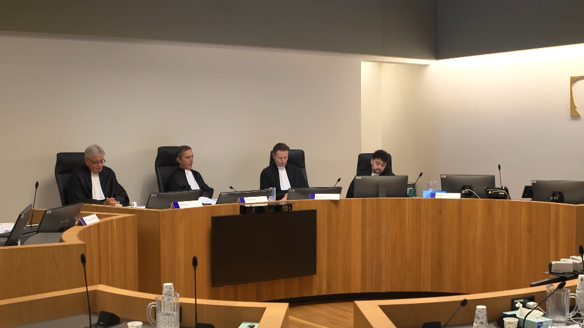 Officier van justitie: Damen maakte zich schuldig aan valsheid in ...