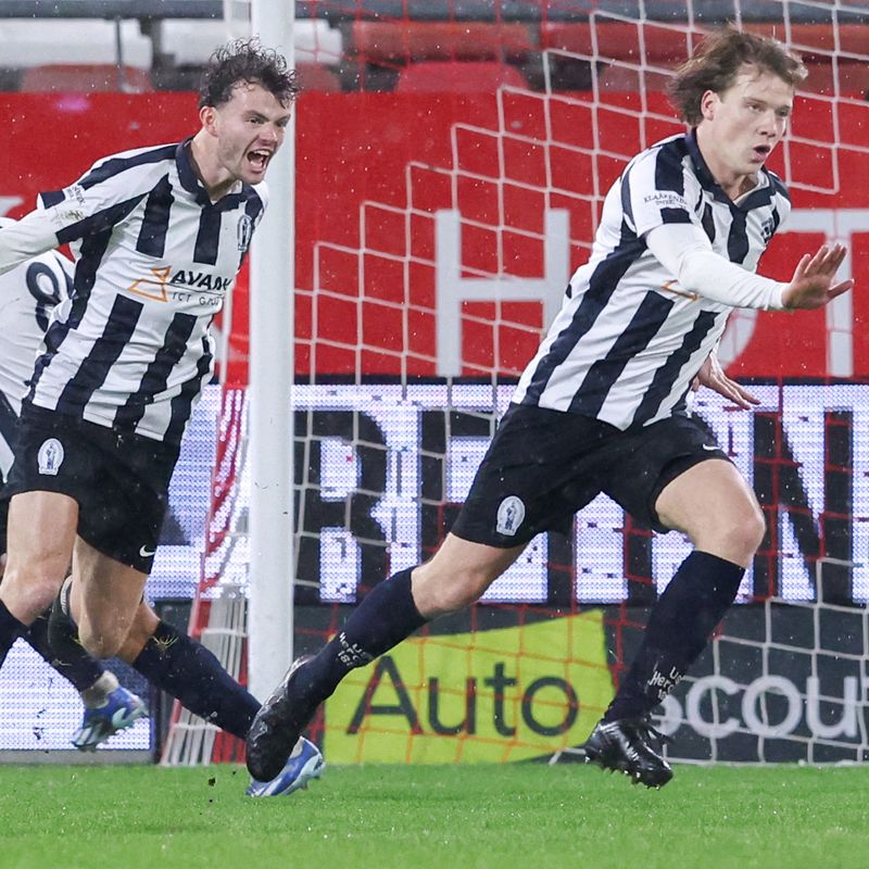 'Dit is werkelijk niet te geloven': Zo klonk de historische zege van Hercules op Ajax op de ...