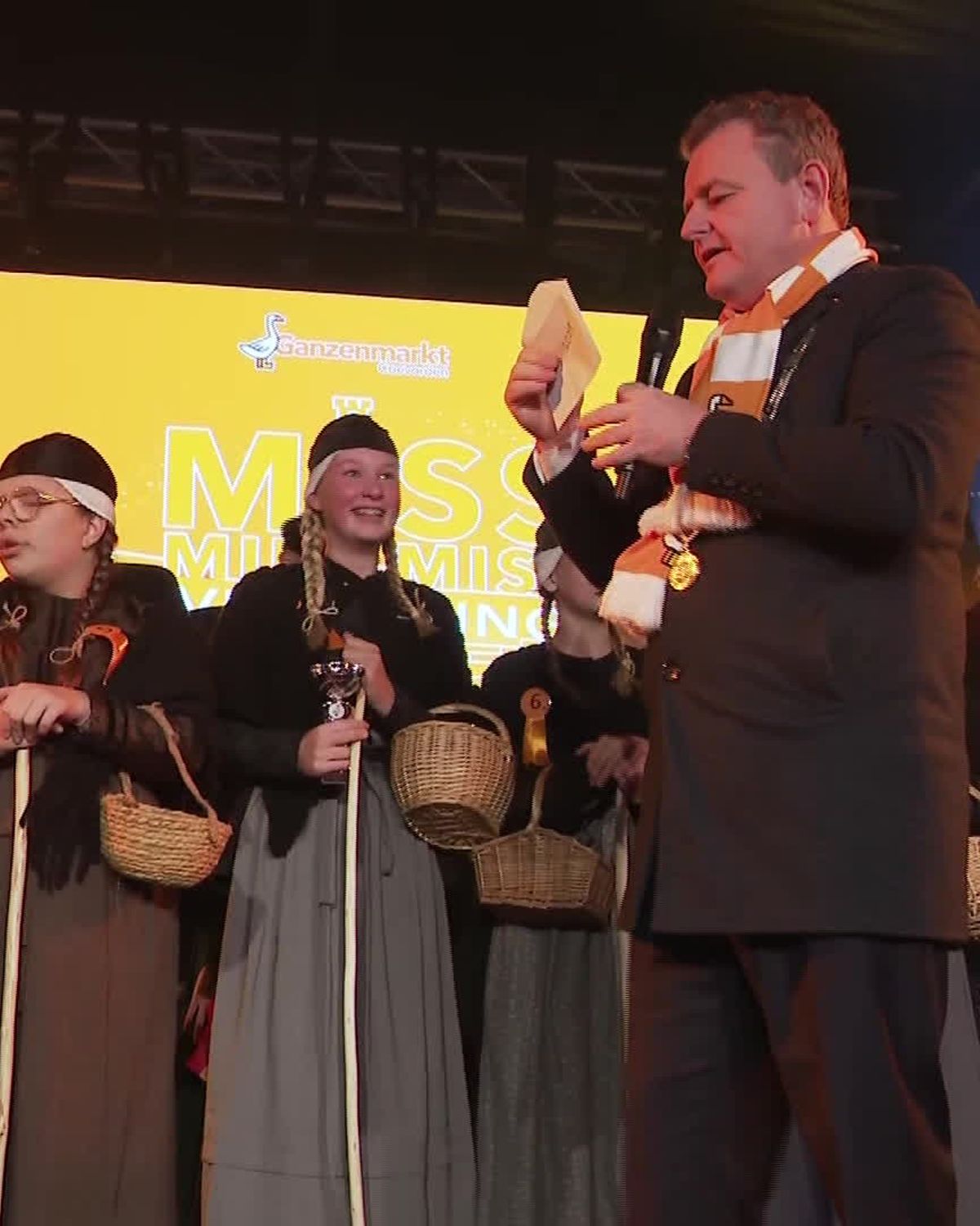 Jet Schepers (12) is Miss Ganzenhoedster van Coevorden - RTV Drenthe