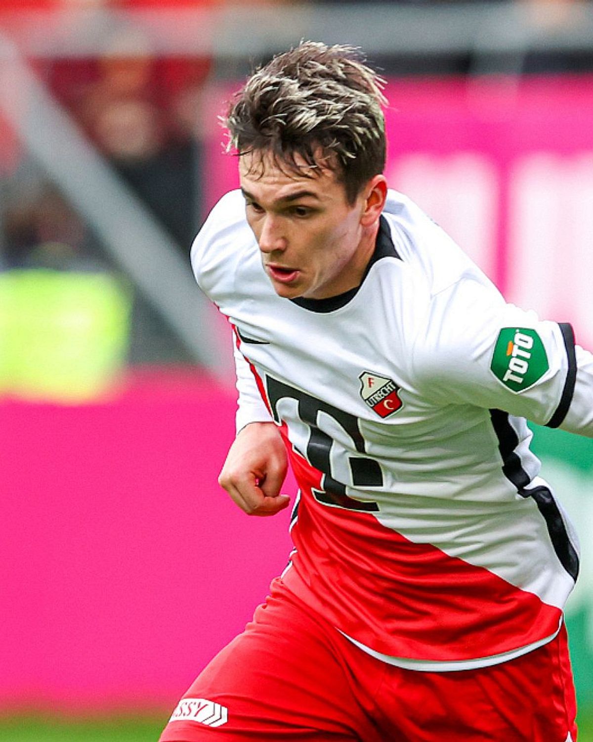 Overgang Taylor Booth van FC Utrecht naar FC Twente afgerond - RTV Utrecht