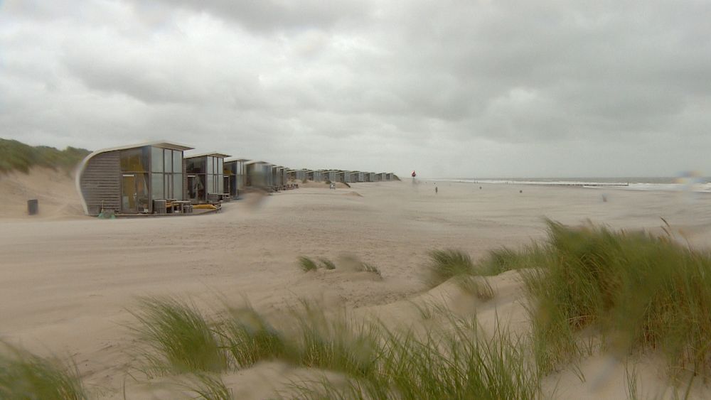 Negatief zwemadvies bij strand Groede vanwege schadelijke bacteriën ...