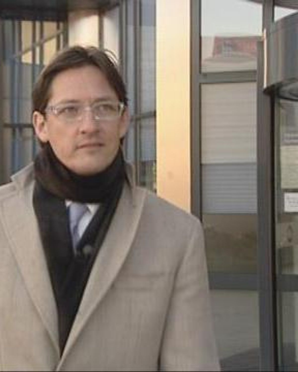10 jaar geleden: Lijst Pim Fortuyn haalt 26 zetels - Rijnmond