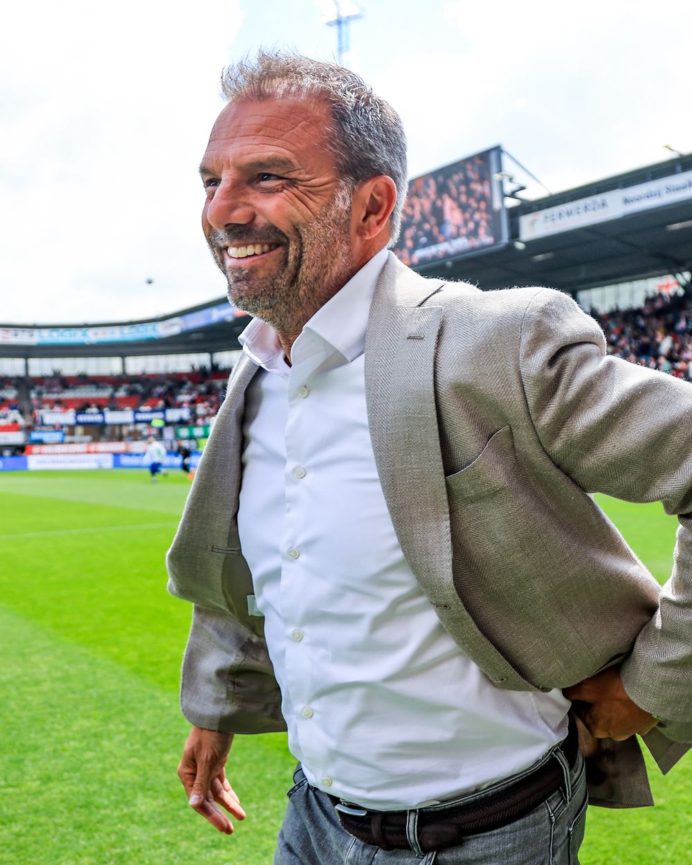 Maurice Steijn verlengt contract bij Sparta - Rijnmond