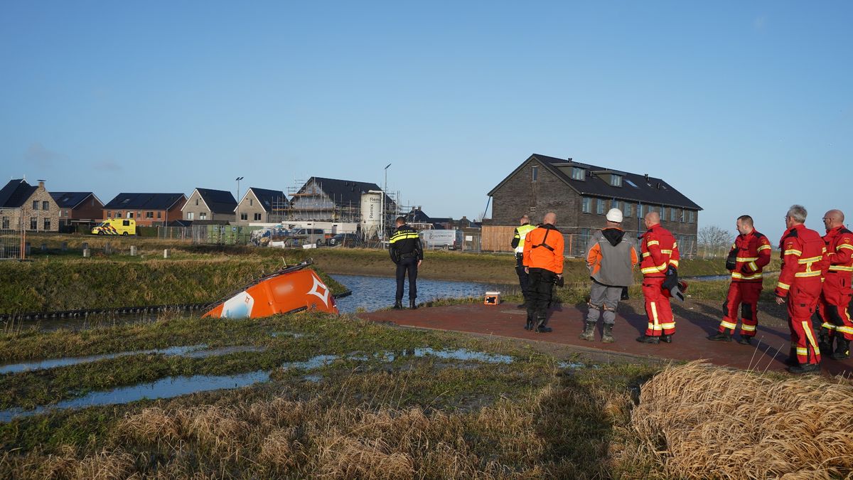 112-nieuws maandag 22 januari: Trekker en bedrijfsauto belanden in ...