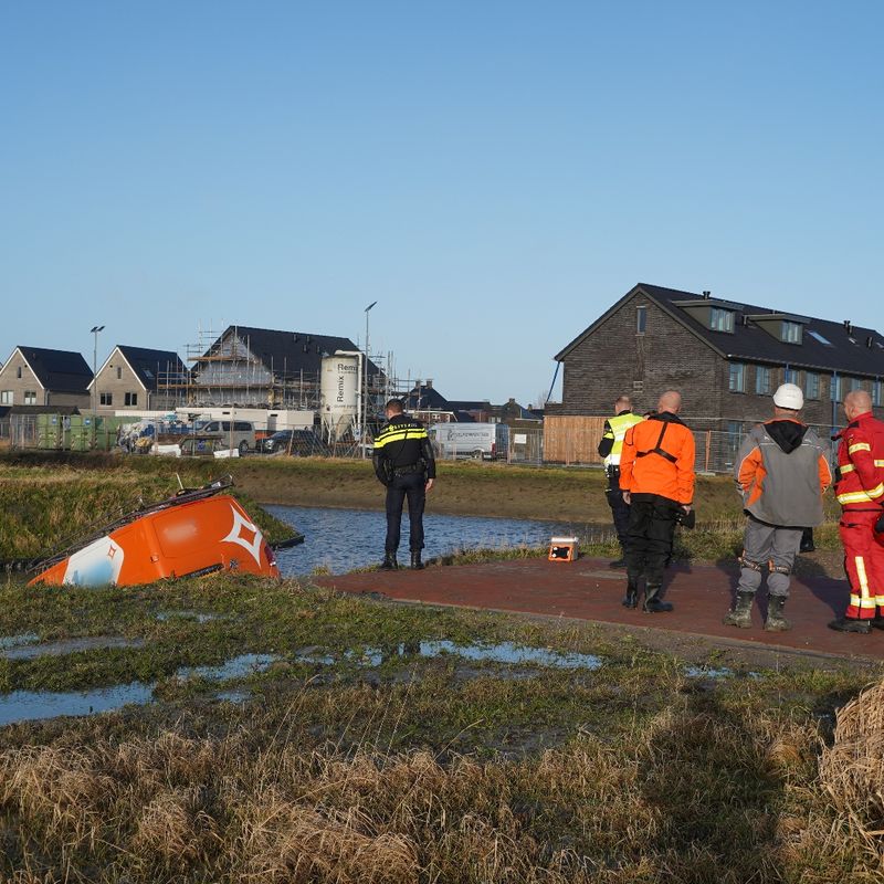 112-nieuws maandag 22 januari: Trekker en bedrijfsauto belanden in ...