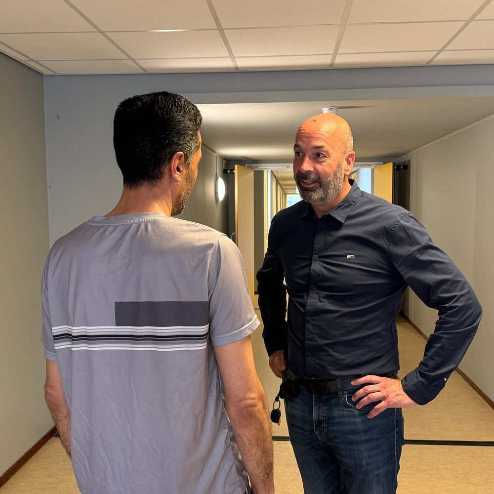 COA bestrijdt kritiek onmenselijke leefsituatie: 'Azc Assen met 1.000 ...