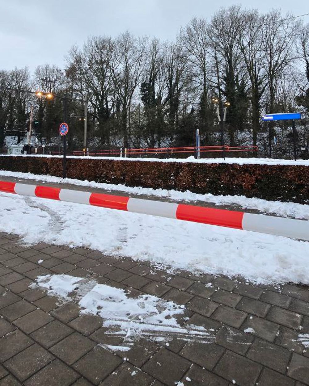 112 Nieuws: Vrachtwagen geeft auto duwtje op N36 - Oost