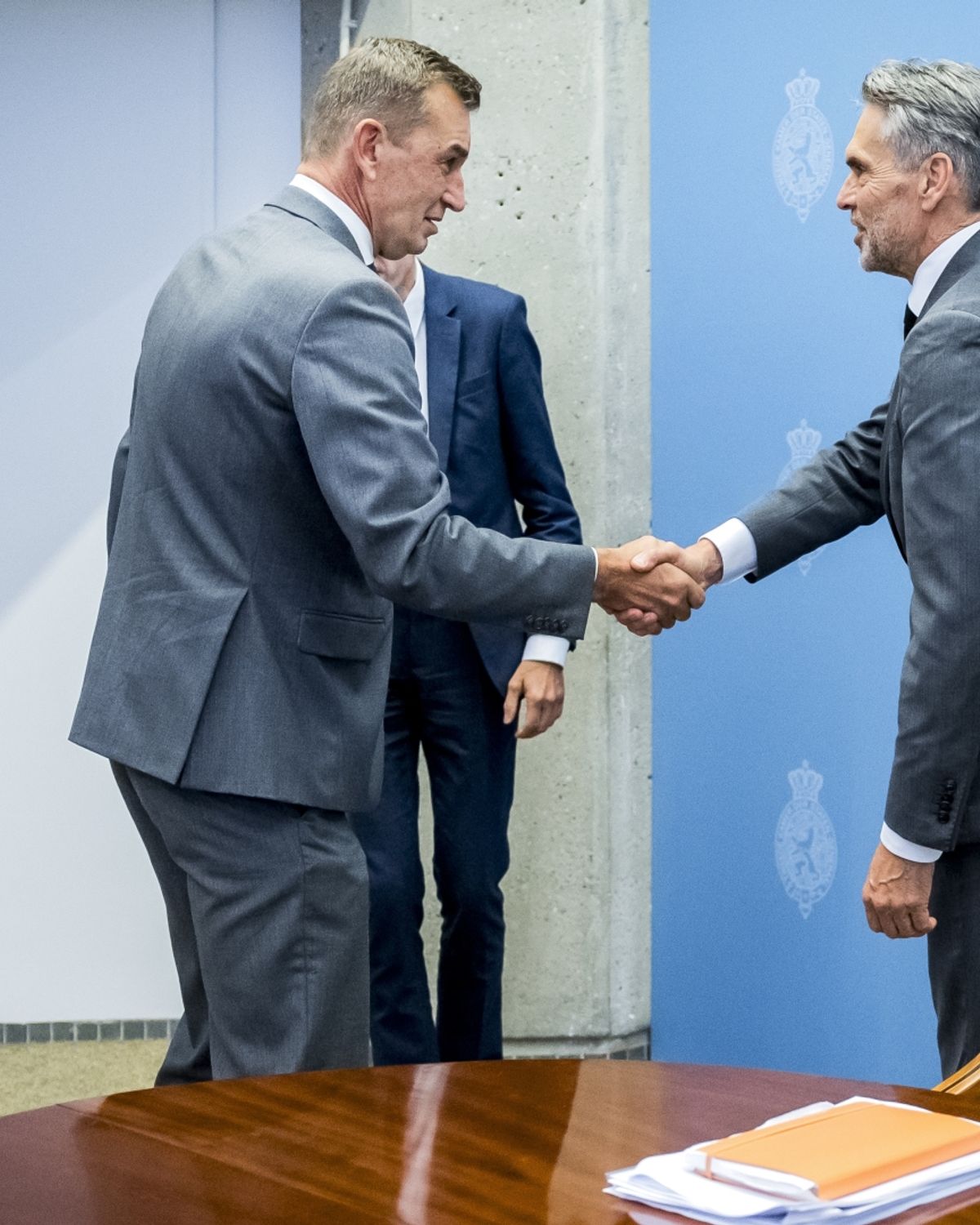 Nieuwe staatssecretaris Van Marum maakt kennis met beoogd premier Dick ...