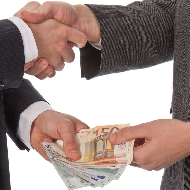 'Omkoping, intimidatie en infiltratie bij Overijsselse overheid moet ...
