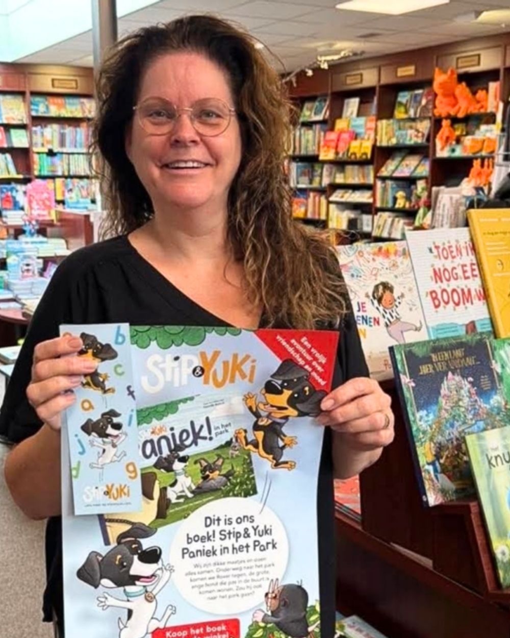 Debuut kinderboekenschrijfster uit Almelo: "Stip en Yuki - Paniek in het park" - Oost