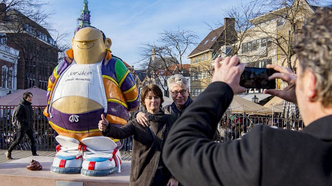 Sjaak Bral zoekt selfies met Haagse Harry: 'Je kan van jezelf een ... Sjaak Bral zoekt selfies met Haagse Harry: 'Je kan van jezelf een ...