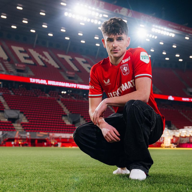 Taylor Booth definitief speler van FC Twente: "Mezelf laten zien door ...