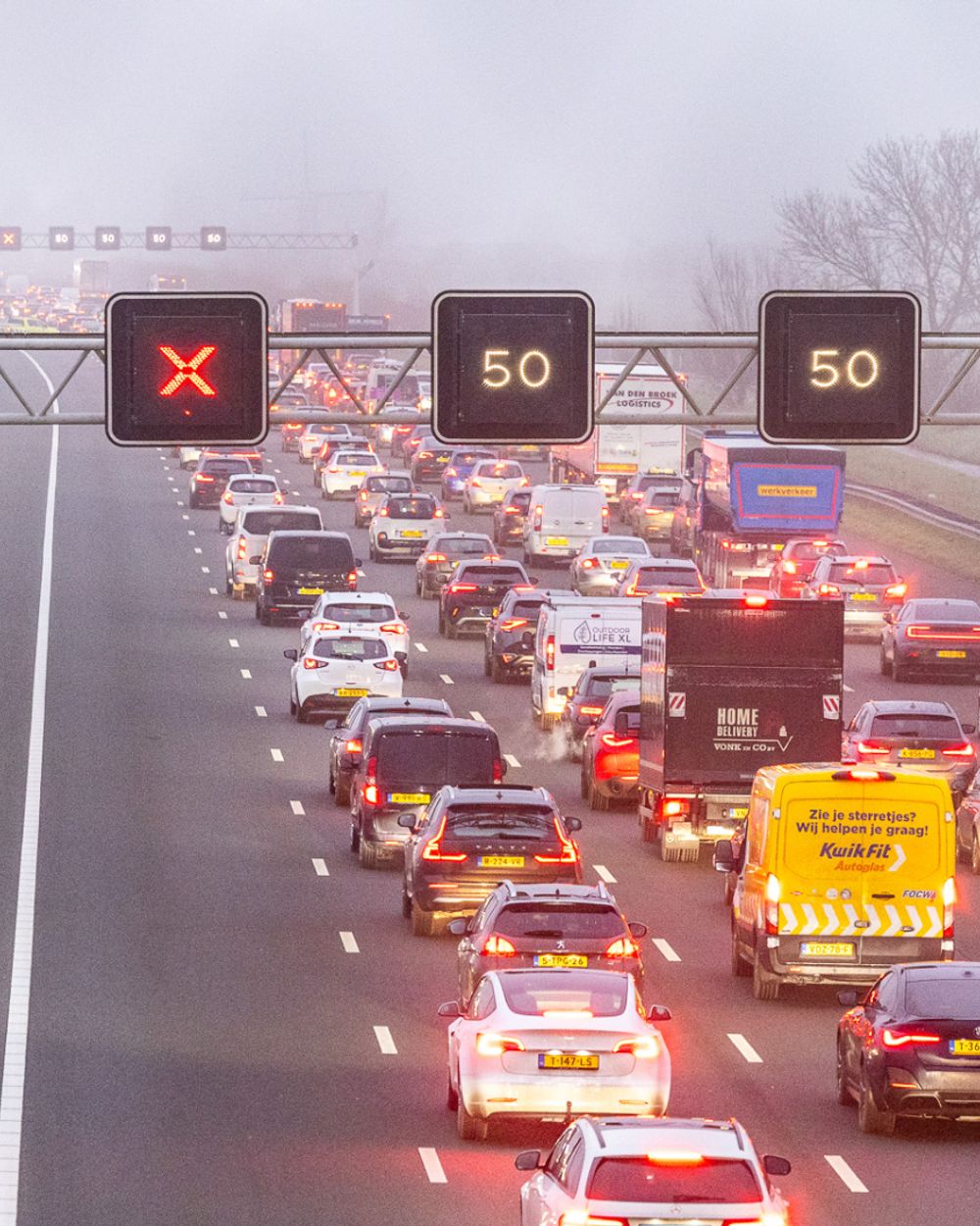 112-nieuws: Lange file op A27 na ongeluk met vrachtwagen | 14-jarig meisje uit Baarn vermist ...