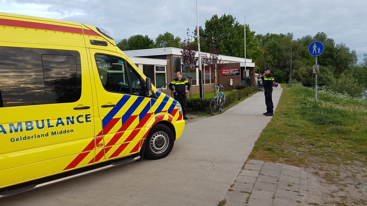 Rake tikken uitgedeeld bij eindfeest voetbalclub Worth Rheden, één ...