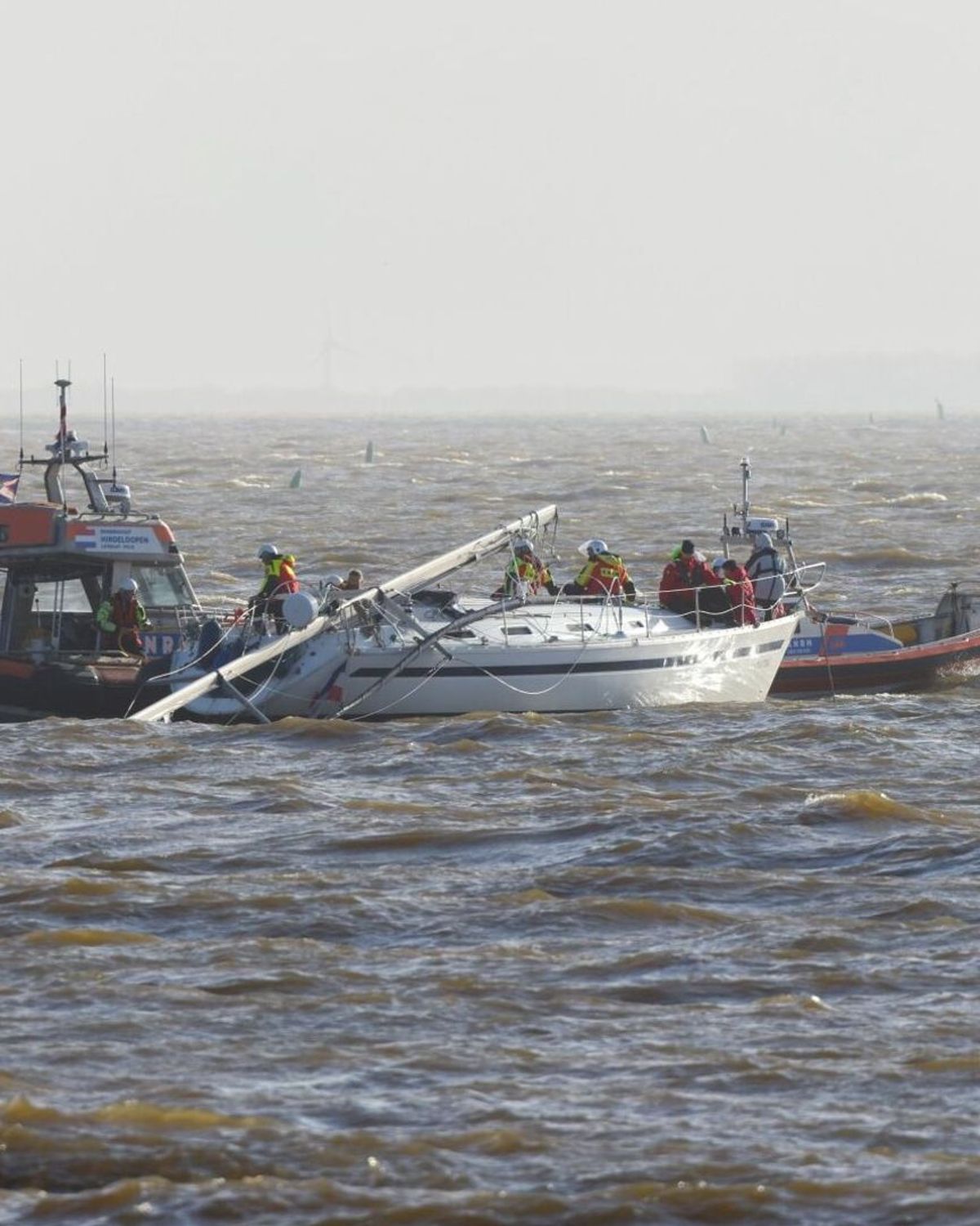 112-nieuws 4 april: Mast zeilboot breekt af | Celstraf geëist tegen ...