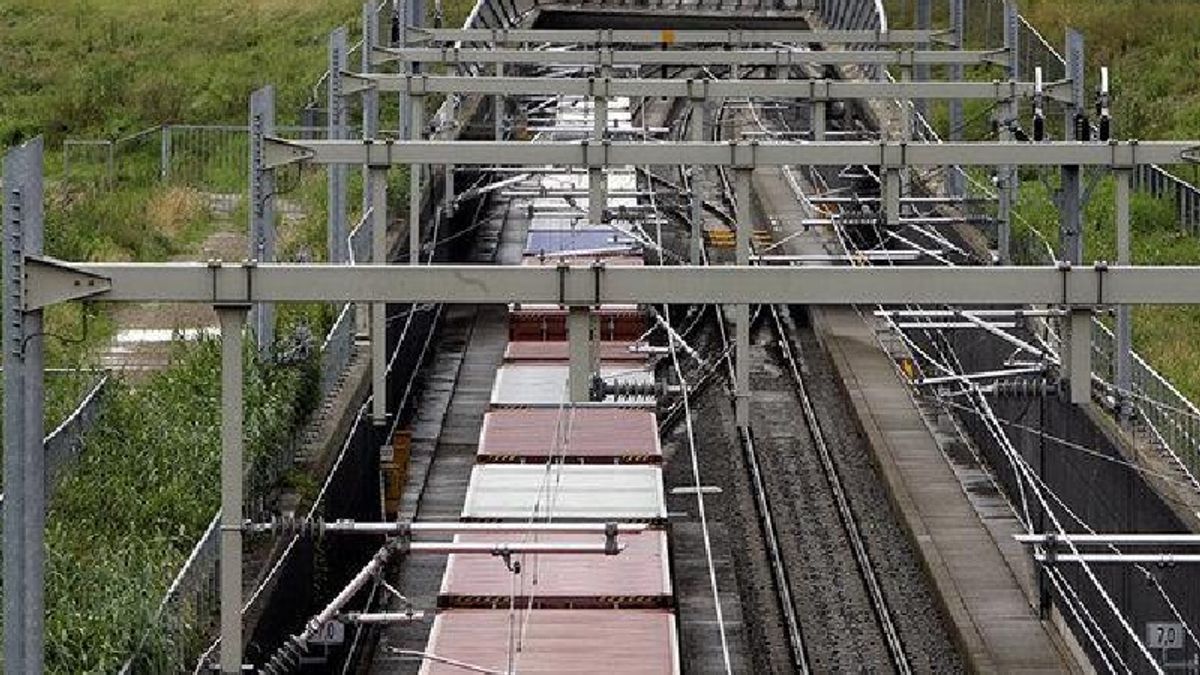 'Uitbreiding Betuwelijn goed voor Rotterdamse haven' - Rijnmond
