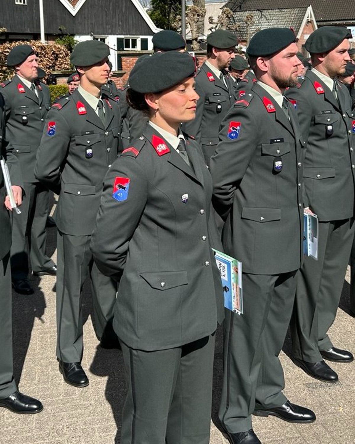 Beëdiging tachtig reservisten in Borne markeert tachtig jaar vrijheid én actuele paraatheid - Oost